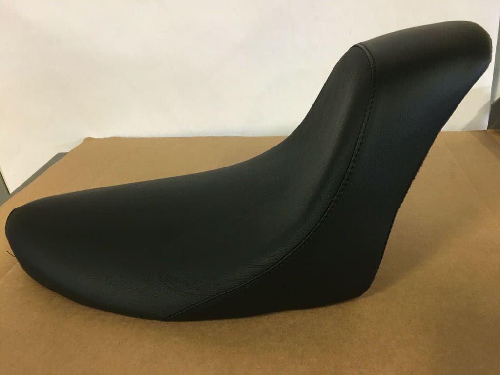BIG DOG MOTORCYCLES OEM DANNY GRAY SOLO SEAT FITS 2005 PITBULL only ...
